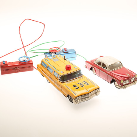 TOY CARS, 2 pieces, wire-controlled, metal. Toys - Auctionet
