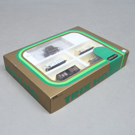 TRIX 21218 steam locomotive and 4 carriages in original box. Toys ...