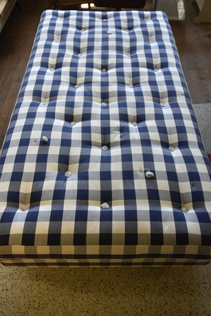 SÄNG " Hästens " 200 x 105 cm. Möbler - Övrigt - Auctionet