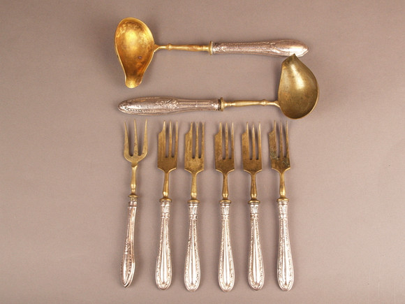 Uppsättning bestick diverse - 8 stycken, omkring 1900. Silver & Metall ...