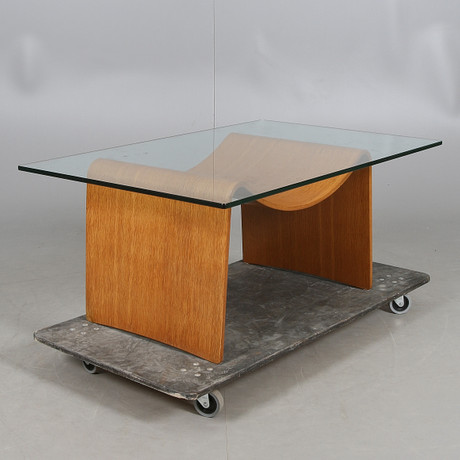 COFFEE TABLE, oak and glass, 19/2000s. Furniture - Tables - Auctionet