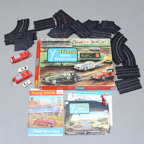 TRIANG MINIC MOTORWAYS, car track with 5 cars, track parts, running ...