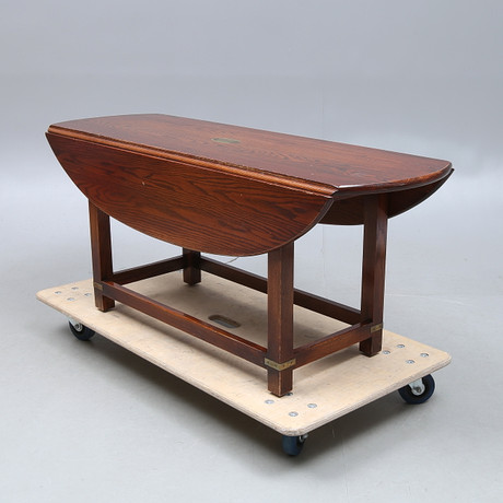 COFFEE TABLE, so-called "Hunting Table", English style, end of the 20th ...