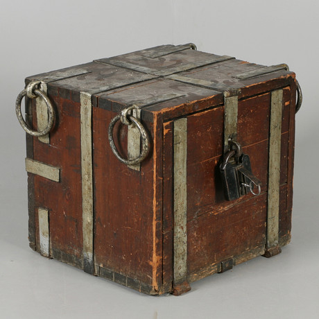 AMMUNITION BOX, 1800s. Other - Miscellaneous - Auctionet