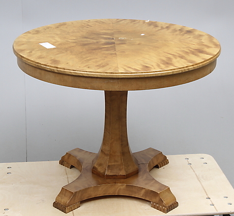 SALON TABLE, birch veneer, Karl-Johan style, 1920s / 30s. Furniture ...