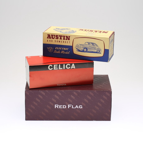 MODEL CARS, 3 pcs, Austin, Toyota Celica and Red Flag. Toys - Auctionet