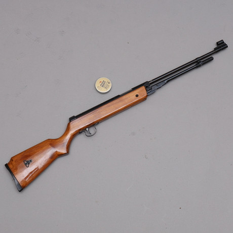 AIR RIFLE, Chinese model. Weapons & Militaria - Guns & Rifles - Auctionet
