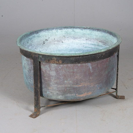 BALJA, koppar med smidesställning. Silver & Metall - Tenn, Mässing ...