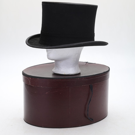 TOP HAT, and box, London, 1900s. Vintage & Designer Fashion - Auctionet