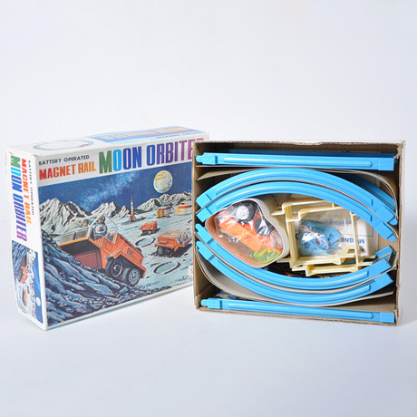 MOON ORBITER MAGNET RAIL BATTERY OPERATED" BOXED TOY. Leksaker - Auctionet