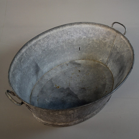 ZINKBALJA, 1900-tal. Silver & Metall - Övriga metallföremål - Auctionet