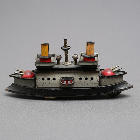 HESS warship, table model, clockwork, circa 1910. Toys - Auctionet
