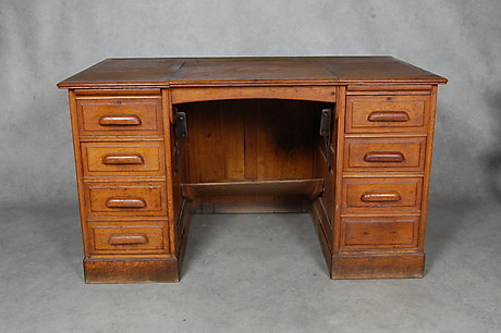 DESK, 1930s. Furniture - Tables - Auctionet