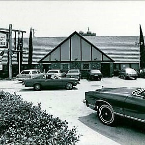 PRESSBILD: Restaurang i Miami Beach, 1982. Konst - Fotografi - Auctionet