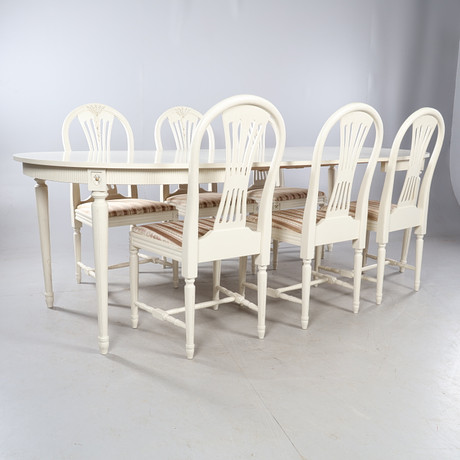 MATBORD med 6 stolar och 2 iläggsskivor, gustaviansk stil."axet ...