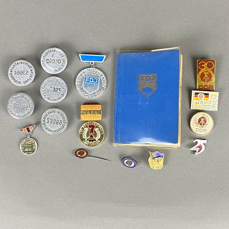 $Collection of DDR badges, seals, approx. 10 badges. Coins, Medals ...