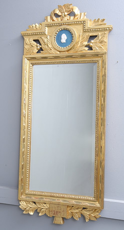 SPEGEL, gustaviansk stil, brännmärkt John Lundmark. Speglar - Auctionet