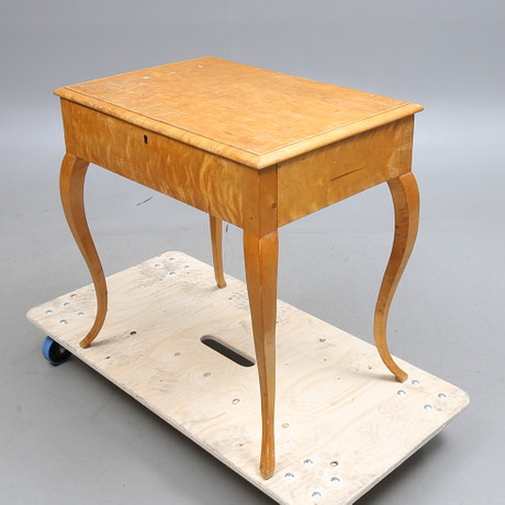 SEWING TABLE, rococo style, 20th century. Furniture - Tables - Auctionet
