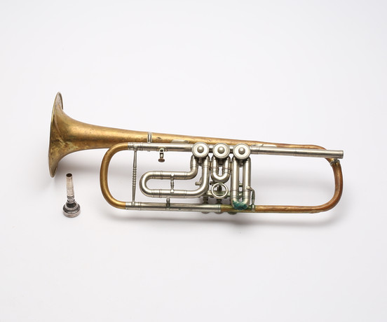 TRUMPET. Övrigt - Musikinstrument - Auctionet