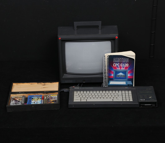 DATOR, 128k, Amstrad Colour Personal Computer med spel. Övrigt - Modern ...