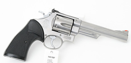 (387) REVOLVER, American, Double Action, made by Smith & Wesson, model ...