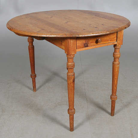 FLORAL TABLE, fur, New Renaissance, end of the 19th century. Furniture ...