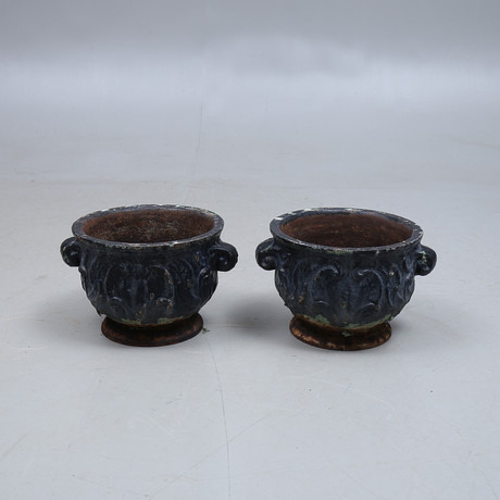 GARDEN URNS, 1 pair, cast iron, "Baroque urn", Näfveqvarn, 1900s ...