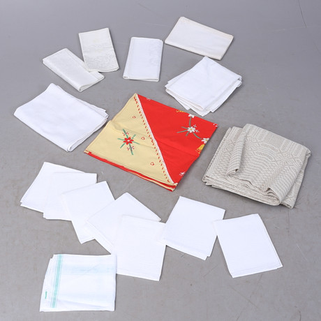 DUKAR OCH HANDDUKAR, linne, 1900-tal. Mattor & Textil - Textil - Auctionet