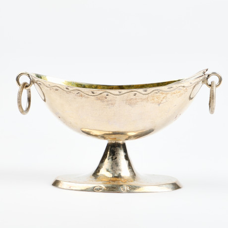 SALT POT WITH SPOON, silver. Silver & Metals - Silver - Auctionet