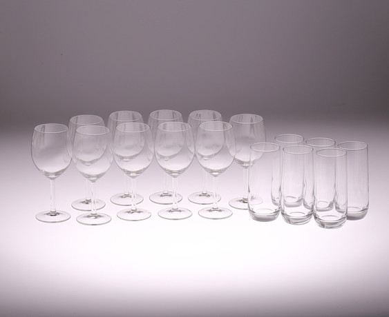 GLASSWARE PARTS, 16 parts. Glass - Tableware - Auctionet