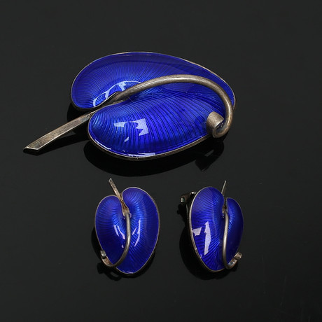 BROSCH och ÖRHÄNGEN, ett par, silver och emalj, Volmer Bahner & Co ...