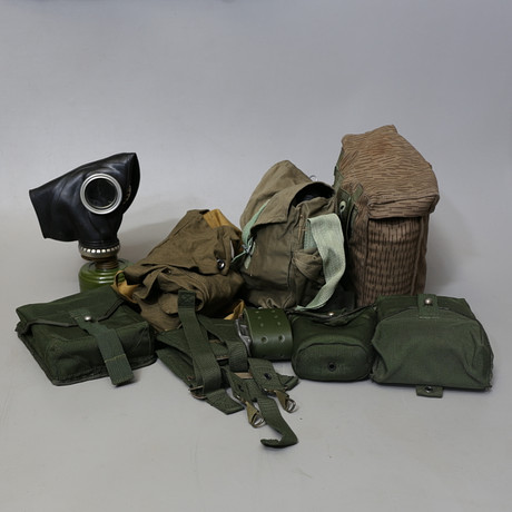 GAS MASKS and ACCESSORIES, 1900s. Weapons & Militaria - Armour ...