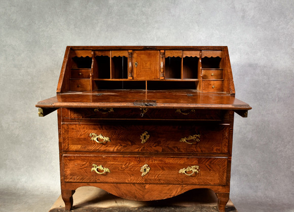 SLIDE-FLAP SECRETARY rococo 18th century. Furniture - Other - Auctionet