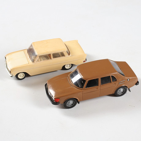 MODELLBILAR, 2 st, plast/plåt, Opel Kadett, Saab 99 GL, 1900-tal ...