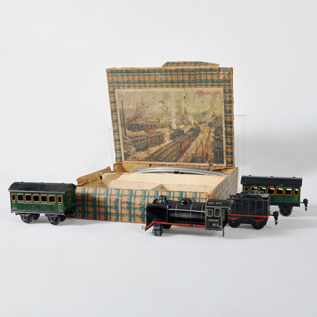 Marklin 880 clockwork, with 3 carriages and box circa 1930. Toys ...