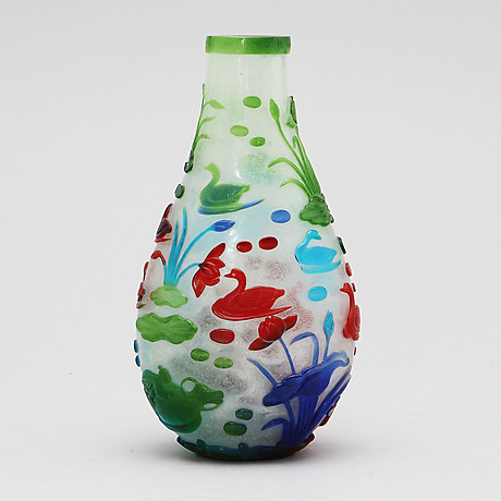 VAS, glass, China, 1900s. Asiatica - Auctionet