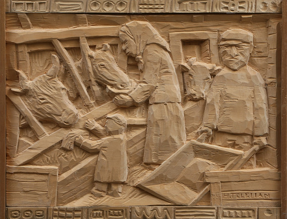 HELMER TELEMAN. WOODEN RELIEF, carved, Barn, 1900s. Art - Other - Auctionet