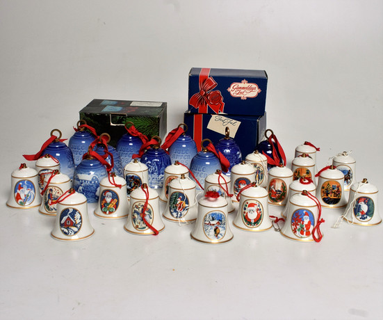 JULKLOCKOR, 32 st porslin Rörstrand Bing & Gröndahl. Keramik & Porslin ...