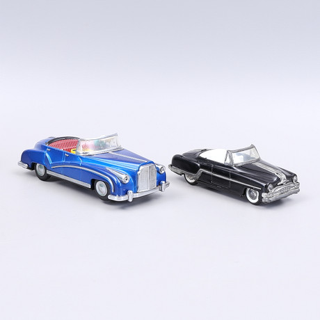 TIN CARS, 2, mid-20th century. Toys - Auctionet