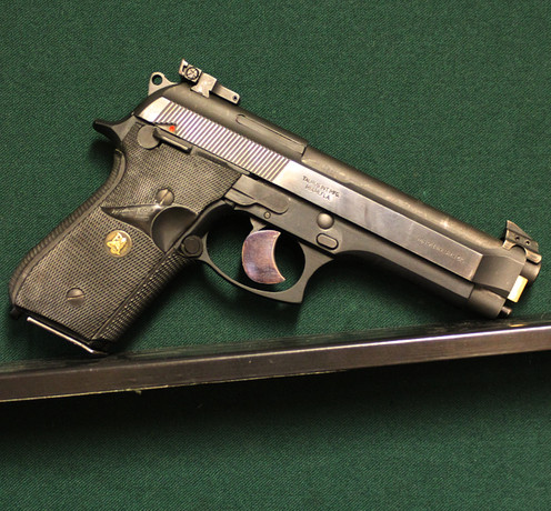 TAURUS. 92F 9x19 TJJ6884. Licensvapen - Pistoler - Auctionet