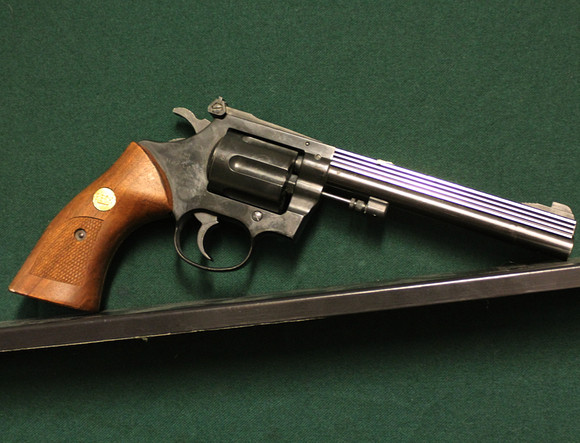 RECK. Cobra .22LR 07893. Licensvapen - Revolvrar - Auctionet