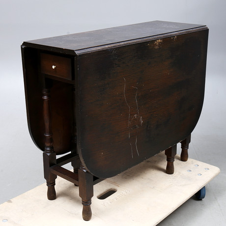 BATTLE TABLE, 1900s. Furniture - Tables - Auctionet