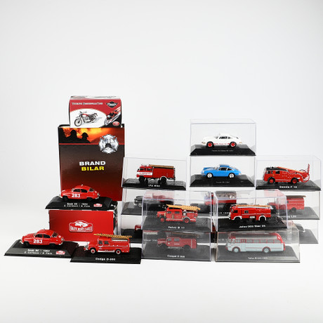 MODEL CARS, 19 pieces, fire engines etc., Editions Atlas Collection ...