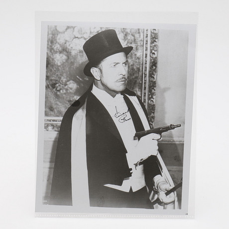 AUTOGRAPH. Vincent Price (1911-1993) American actor. Books, Maps ...
