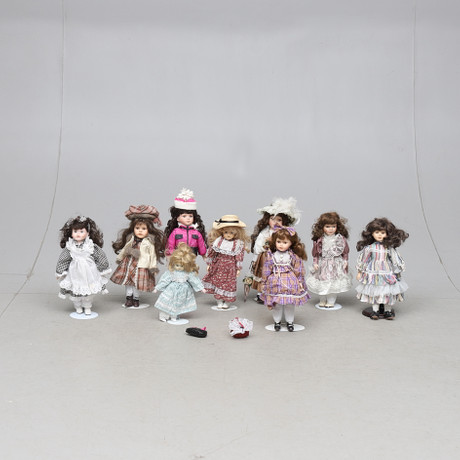 PORSLINSDOCKOR, 9 st, 1900-/2000-tal. Leksaker - Auctionet