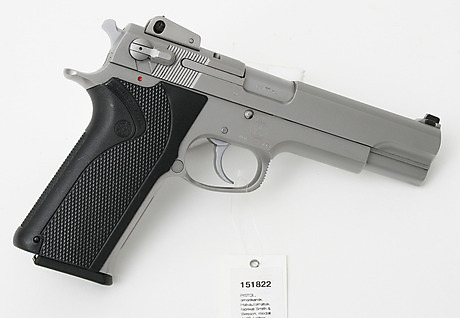 (327) PISTOL, American, Semi-automatic, made by Smith & Wesson, model ...