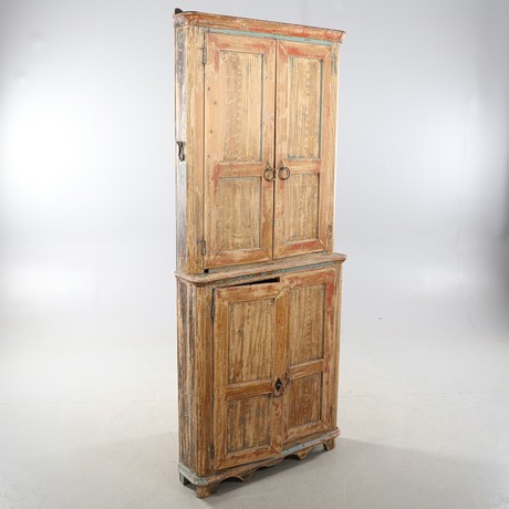 CORNER CABINET, 19th century. Folk art - Furniture - Auctionet