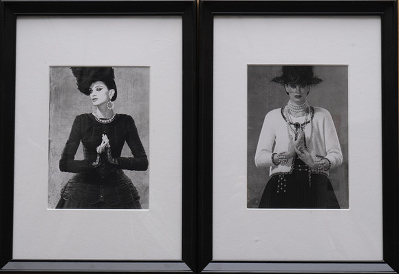 KARL LAGERFELD. valokuvat, 2 kpl, Chanel, syksy/talvi mallisto, 1991/92. Taide - Valokuvaus ...