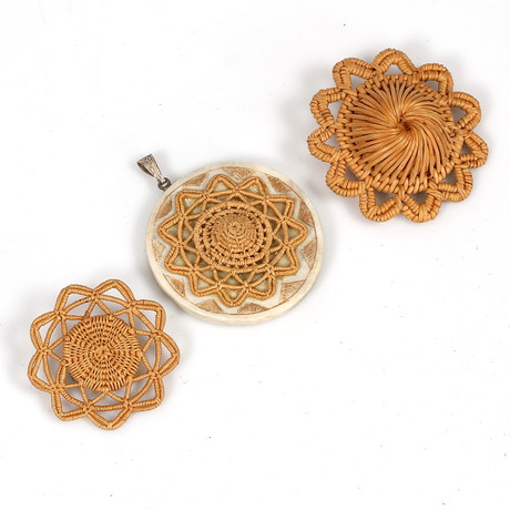 BROOCHES and PENDANT, 3 parts, root craft, probably Sami works, 20th ...