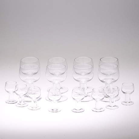 GLASSWARE PARTS, 16 parts. Glass - Tableware - Auctionet